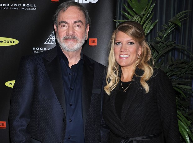 Neil Diamond and Katie McNeil - Happy Couples With Huge Age Differences ...